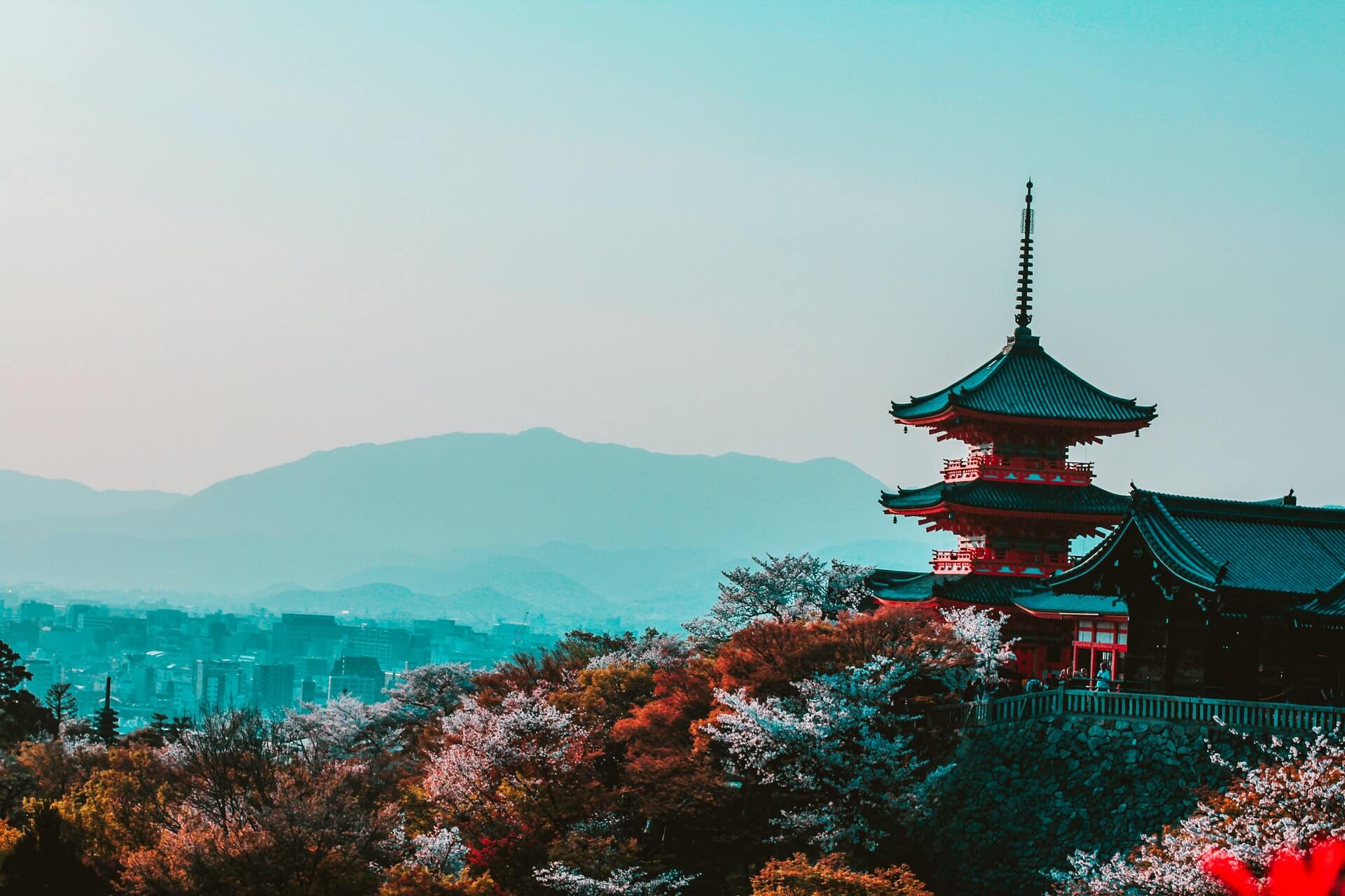 5 reasons why February is a great time to ski in Hakuba, Japan - Defoes ...